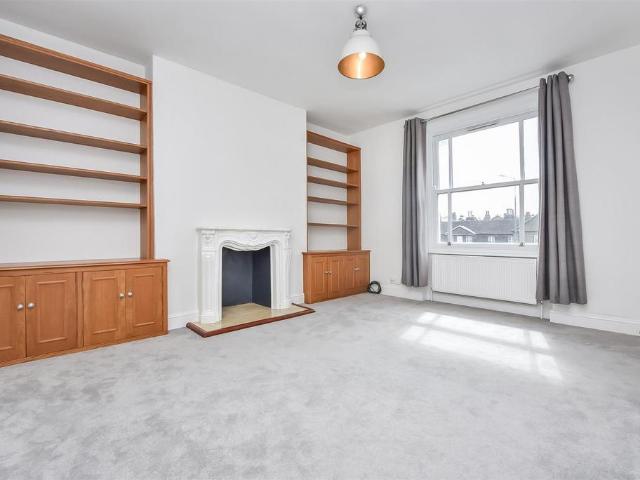 Sheen Road Richmond On Thames Surrey 2 bed flat to rent £2,000 pcm £462 pw