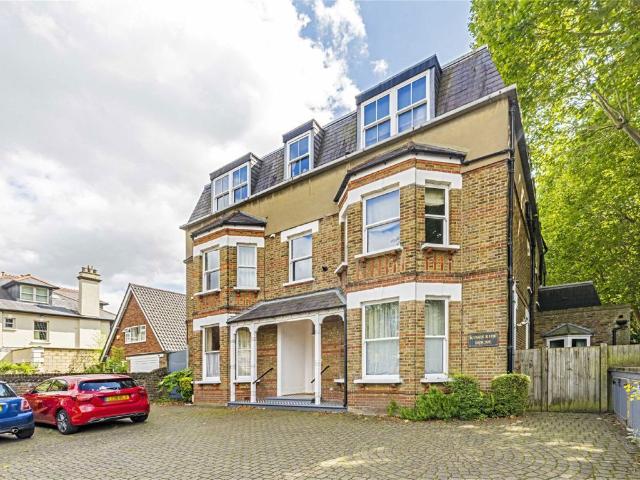 Sheen Road, Richmond TW10, 2 bed flat to rent, £3,000 pcm | PrimeLocation