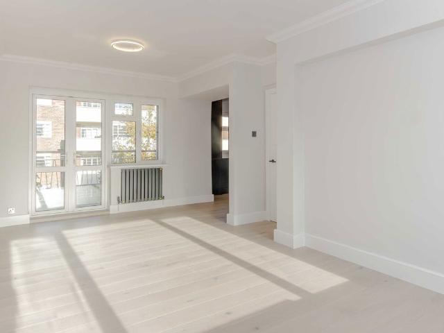 Sheen Road, Richmond TW9, 3 bed flat to rent, £2,850 pcm | PrimeLocation