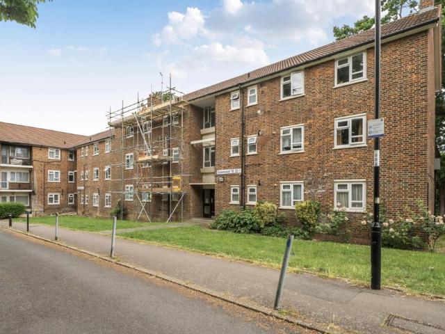 Sheenewood London SE26 2 bed flat to rent £1,850 pcm £427 pw