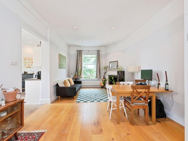 Sheengate Mansions, 309 Upper Richmond Road West, London SW14, 3 bed flat to rent, £3,500 pcm | PrimeLocation