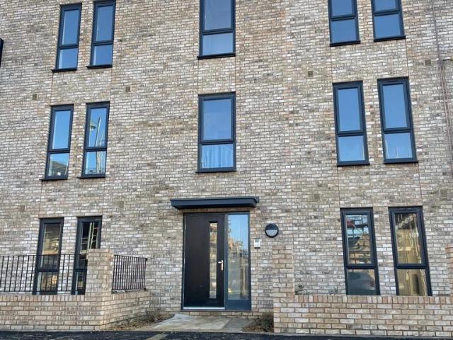 Sheepfold Lane, Cambourne, CB23 2 bed flat to rent £1,450 pcm £335 pw