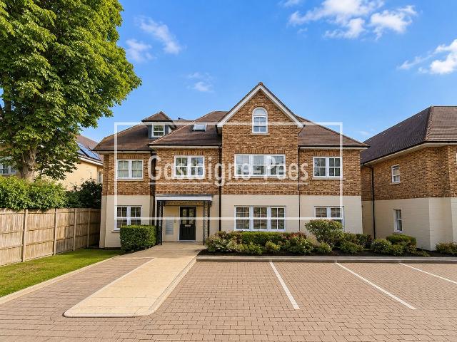 Sheerwater Road, Addlestone KT15, 2 bed flat to rent, £1,900 pcm | PrimeLocation