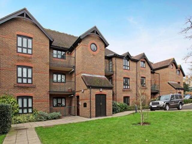 Sheet Street, Windsor, 3 Bedroom Flat