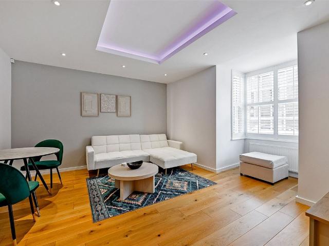 Sheet Street, Windsor, Berkshire SL4, 2 bed flat to rent, £2,400 pcm | PrimeLocation