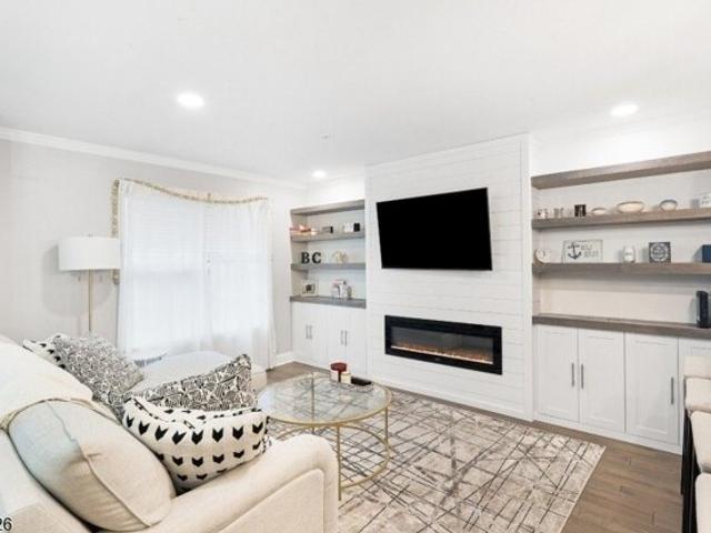 Sheffield Ct, Denville, Condo For Sale