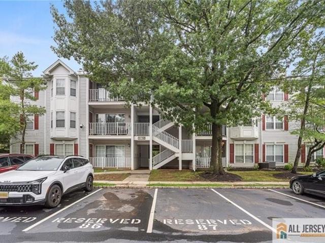 Sheffield Ct, North Brunswick, Condo For Sale
