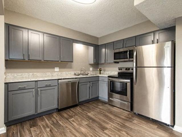 Sheffield Square Two Bedroom 2.5 Bath Townhome Ridge