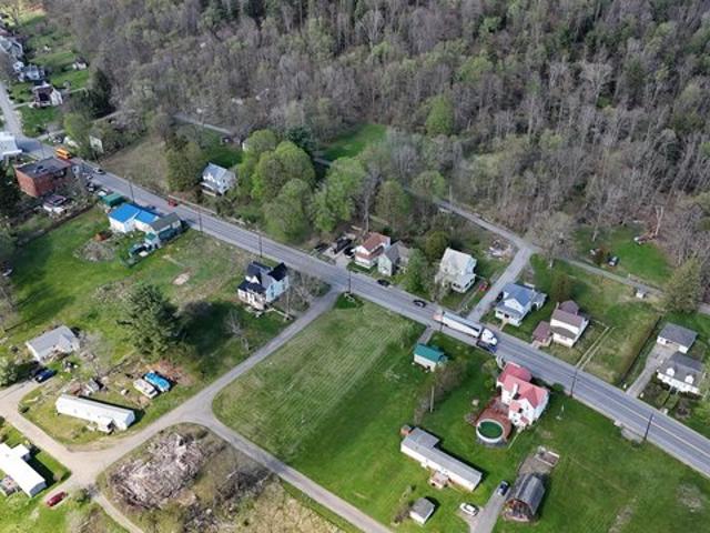 Sheffield St, Mahaffey, PA 15757