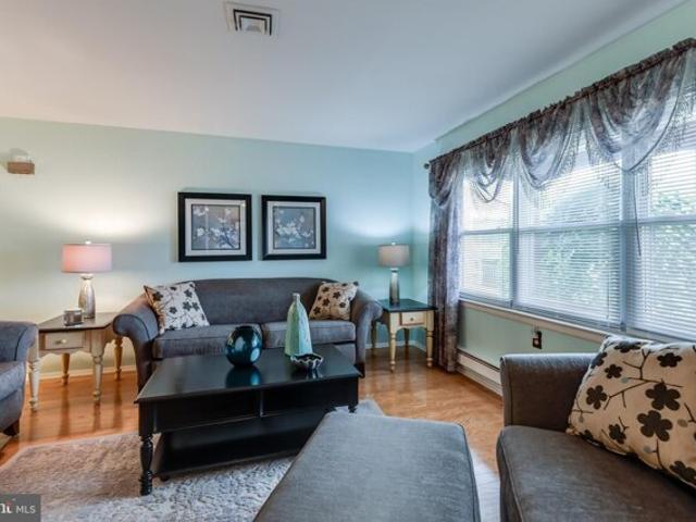 Sheffield Pl, Southampton, Home For Sale