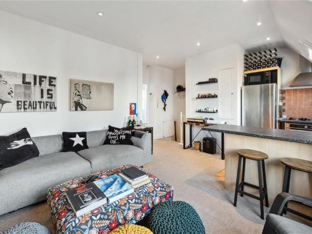 Sheffield Terrace, London W8, 1 bed flat to rent, £2,950 pcm | PrimeLocation