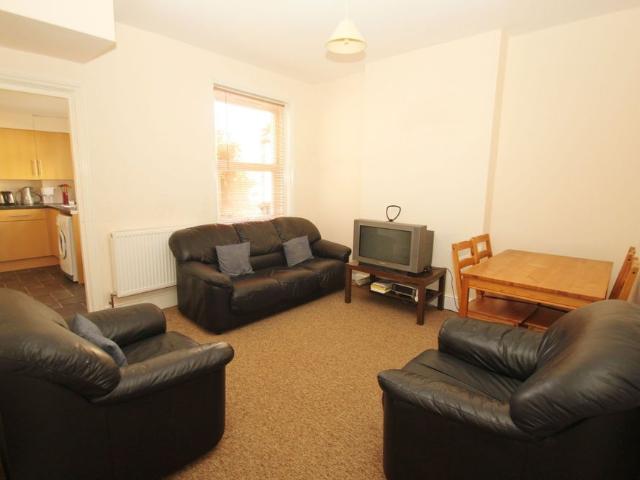 Shelbourne Road, Bournemouth, BH8