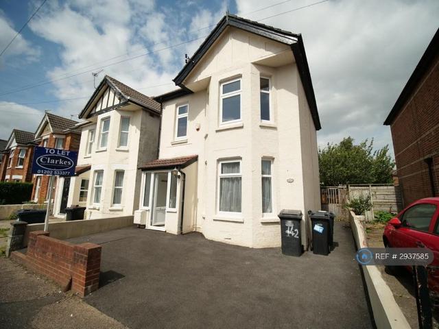 Shelbourne Road, Bournemouth, BH8 3 bed detached house to rent £1,850 pcm £427 pw
