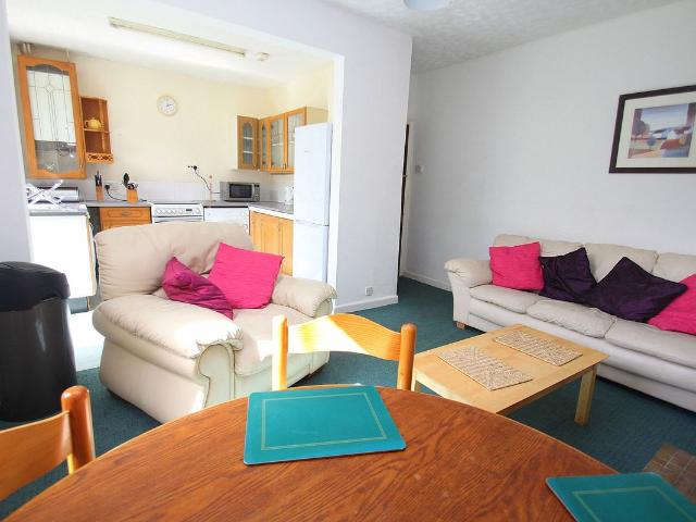 Shelbourne Road, Bournemouth BH8, 4 bed property to rent, £1,800 pcm | PrimeLocation