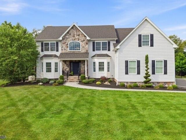 Shelburne Pl, Hillsborough Twp, Home For Sale