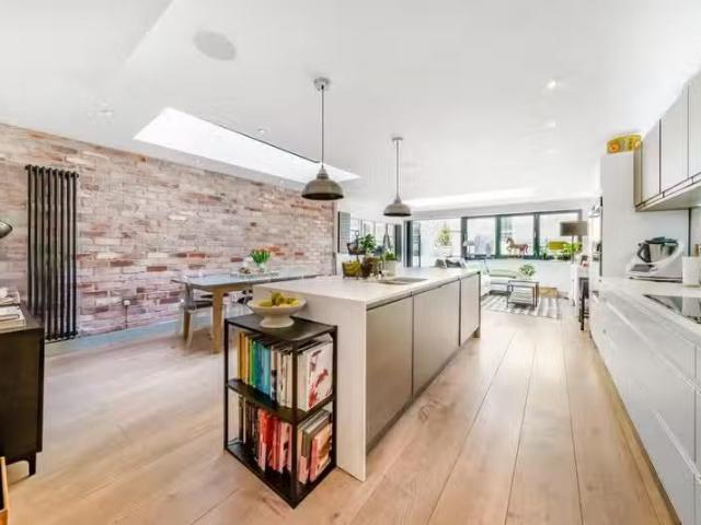 Shelgate Road, Battersea 3 bed flat for sale £1,325,000