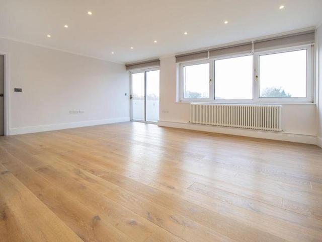 Sheldon Avenue, London 3 bed flat to rent £4,000 pcm £923 pw