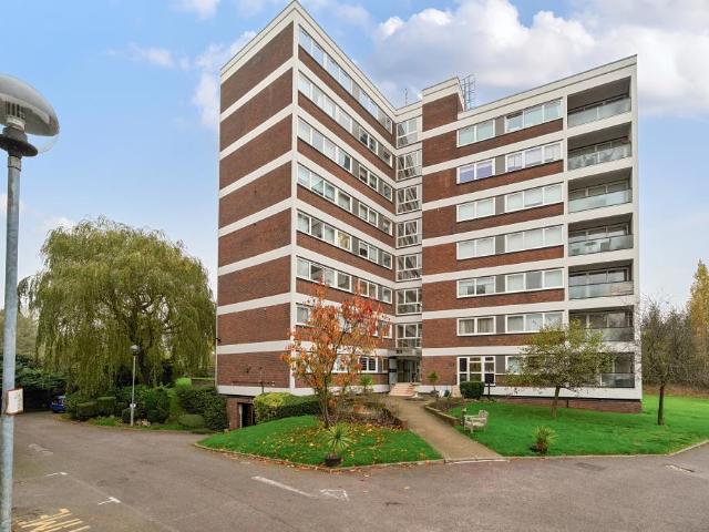 Sheldon Avenue, London, N6 2 bed flat to rent £3,500 pcm £808 pw