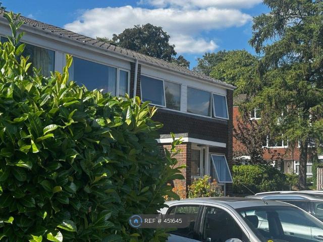 Sheldon Close, Reigate RH2, 3 bed end terrace house to rent, £2,395 pcm | PrimeLocation