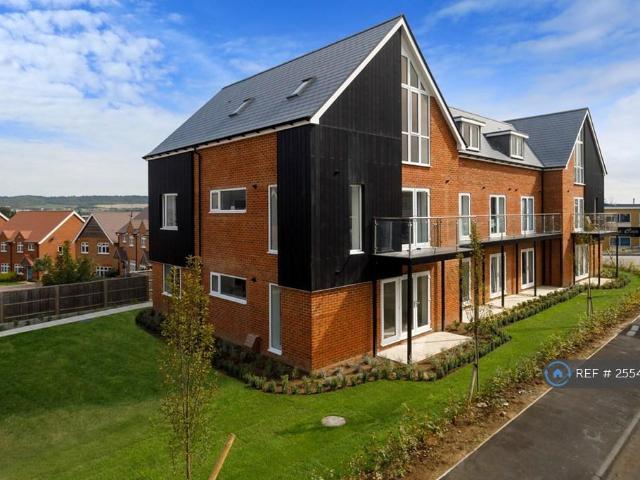 Sheldon Way, Larkfield, Aylesford, ME20 2 bed penthouse to rent £1,450 pcm £335 pw