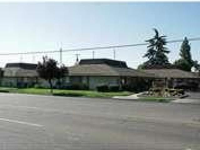 Shelds West Apartments