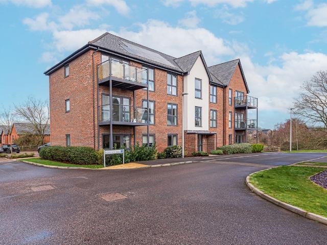 Shelduck Drive, Arborfield Green, Reading RG2, 2 bed flat to rent, £1,795 pcm | PrimeLocation