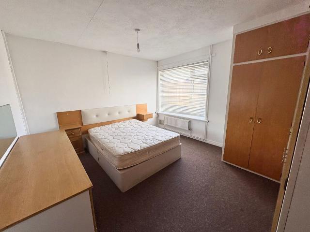 Shellmor Avenue, Bristol BS34, 3 bed bungalow to rent, £1,600 pcm | PrimeLocation