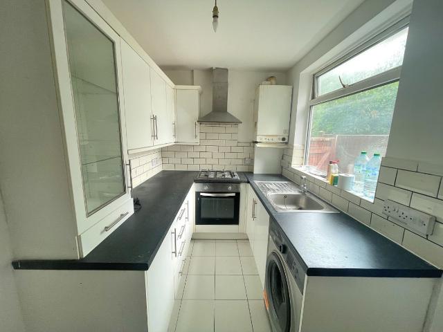 Shelley Avenue, Greenford, Greater London UB6, 2 bed maisonette to rent, £1,700 pcm | PrimeLocation