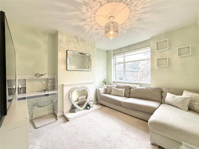 Shelley Close, Greenford UB6 2 bed maisonette to rent £1,800 pcm £415 pw