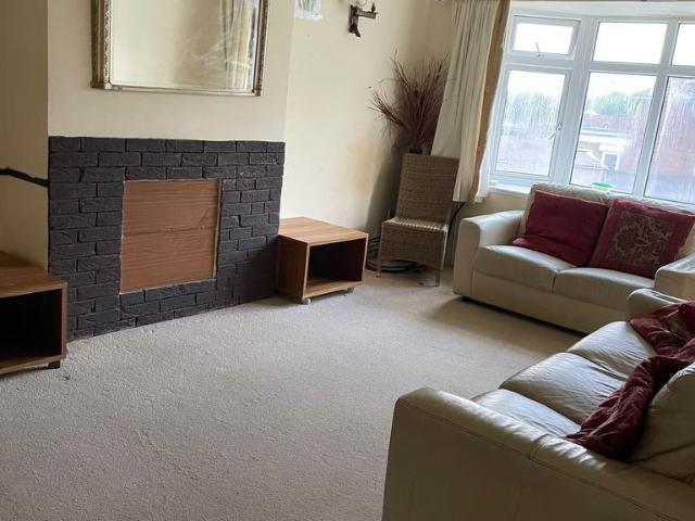 Shelley Close, Hayes UB4 2 bed maisonette to rent £1,800 pcm £415 pw