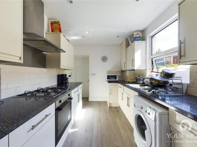 Shelley Street, Northampton NN2 4 bed house to rent £2,320 pcm £535 pw