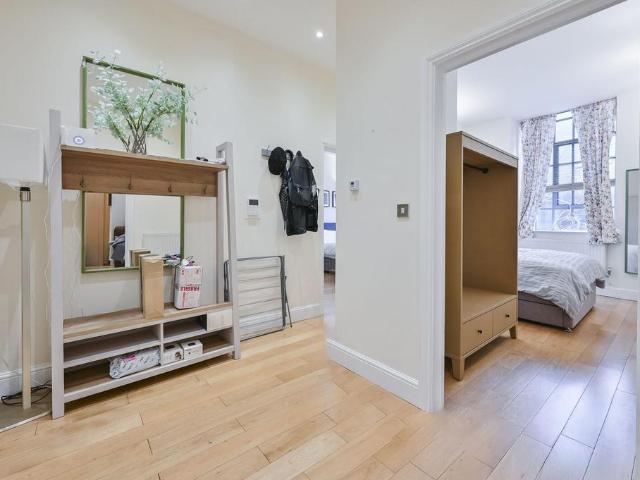 Shelton Street, Covent Garden. 2 bed flat to rent £5,417 pcm £1,250 pw