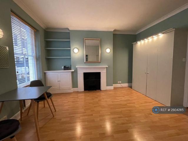 Shelton Street, London, WC2H Studio to rent £2,249 pcm £519 pw