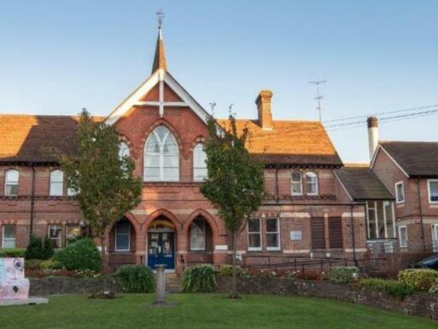 Sheltered Housing For Rent In High Street, Alton