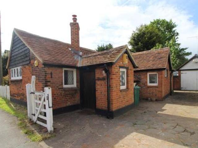 Shenfield, Chelmsford Road, Brentwood, 2 Bedroom Bungalow