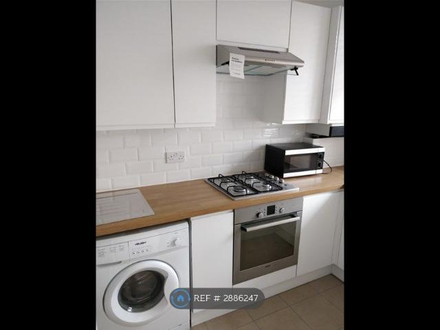 Shenley Road, Borehamwood WD6, 2 bed flat to rent, £1,550 pcm | PrimeLocation