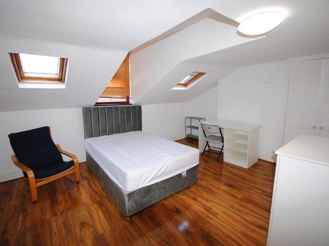 Shenley Road, London SE5 6 bed terraced house to rent £5,500 pcm £1,269 pw