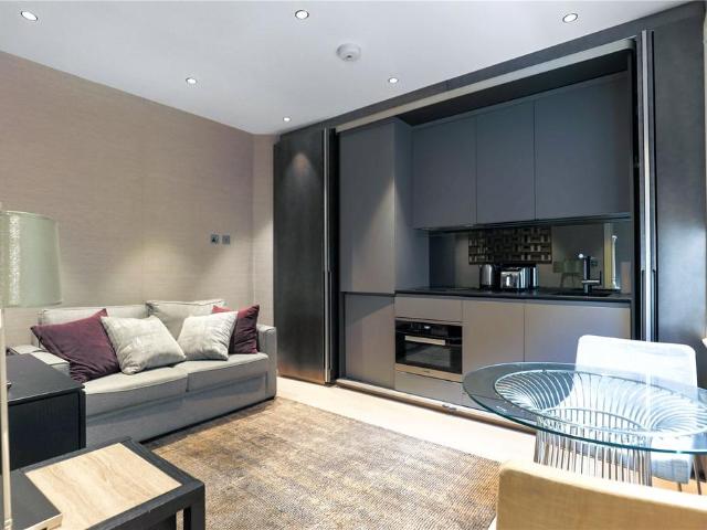 Shepherd Market, Mayfair, London 1 bed flat to rent £2,708 pcm £625 pw