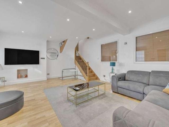Shepherd Street, Mayfair, London, W1J