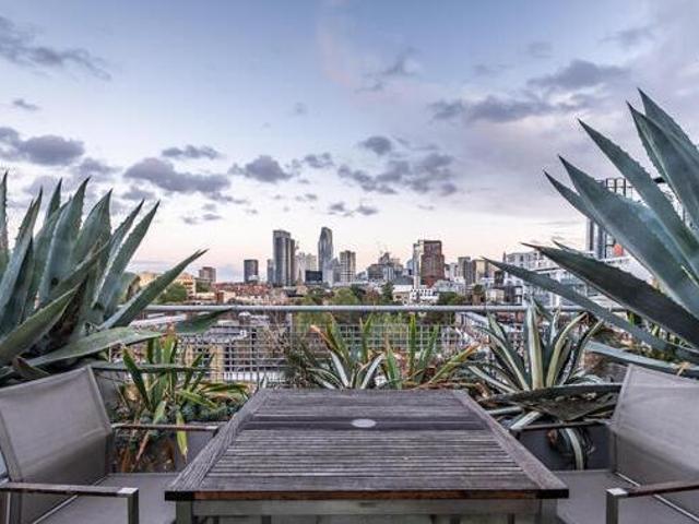Shepherdess Walk, London, 2 Bedroom Flat