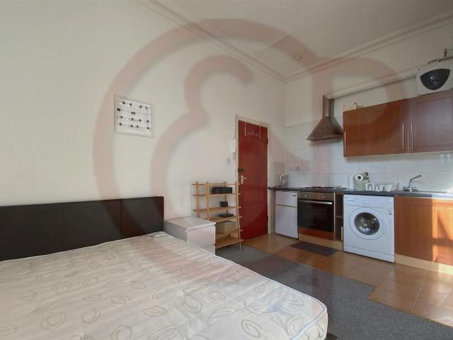 Shepherds Bush Road, Hammersmith W6, Studio to rent, £1,300 pcm | PrimeLocation