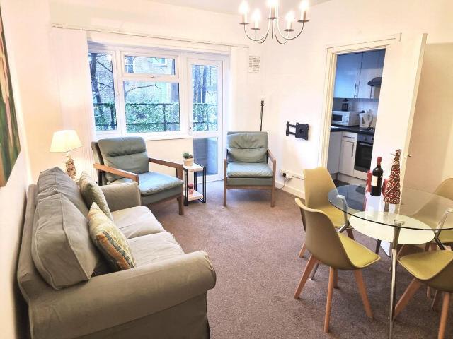 Shepherd's Bush Road, Hammersmith W6, 2 bed flat to rent, £2,400 pcm | PrimeLocation