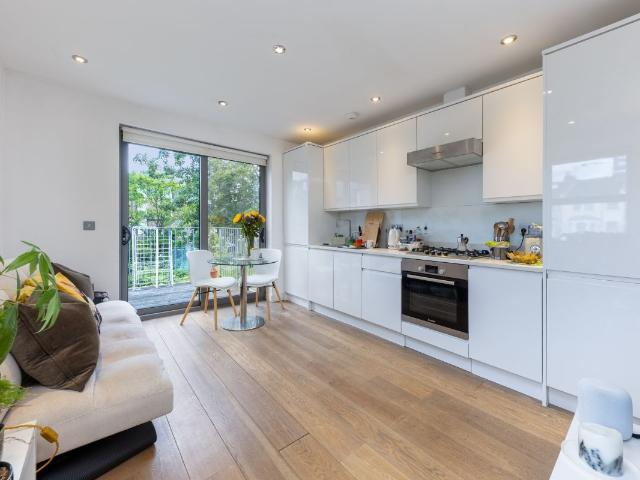 Shepherds Bush Road, London W6, 1 bed flat to rent, £2,300 pcm | PrimeLocation