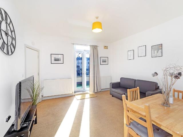 Shepherds Bush Road, London W6, 1 bed flat to rent, £2,350 pcm | PrimeLocation