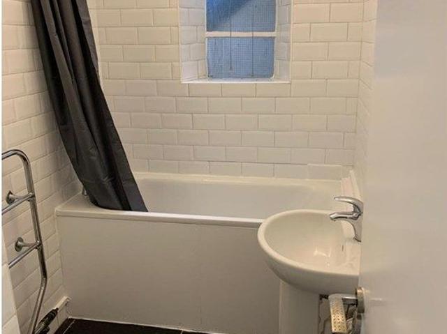 Shepherds Bush Road, London W6, 2 bed flat to rent, £2,200 pcm | PrimeLocation