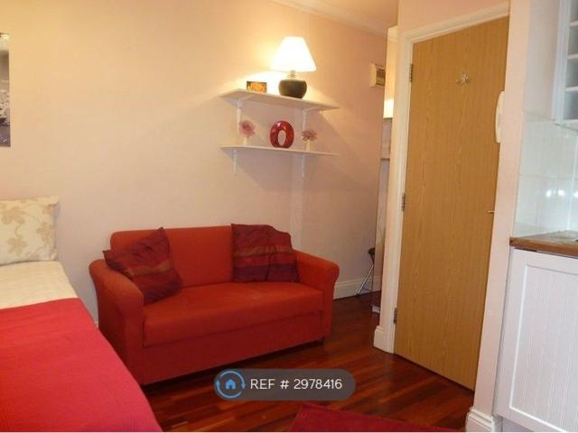 Shepherds Bush Road, London W6, Studio to rent, £1,200 pcm | PrimeLocation
