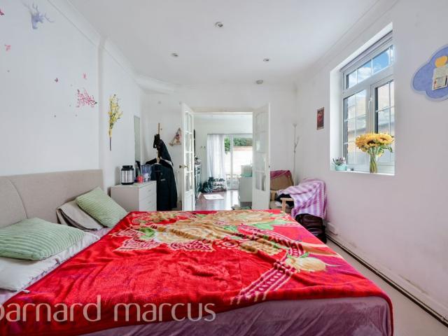 Shepherds Bush Road, London W6, Studio to rent, £1,560 pcm | PrimeLocation