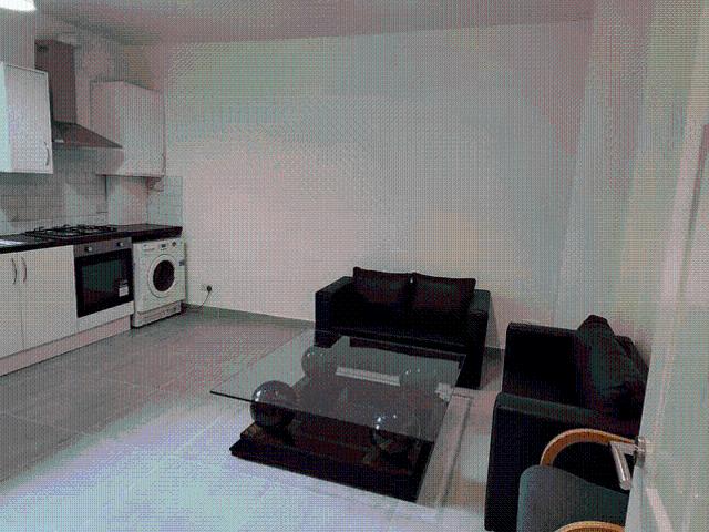Shepherds Bush Road, W6 3 bed maisonette to rent £2,817 pcm £650 pw