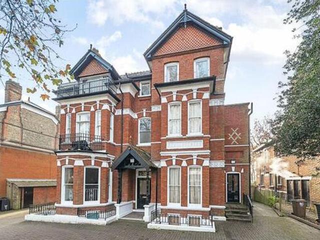 Shepherds Hill, London, 2 Bedroom Apartment