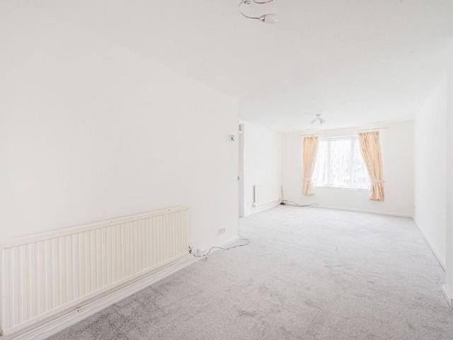 Sheppard Street, Plaistow, London, E16 3 bed terraced house to rent £2,470 pcm £570 pw